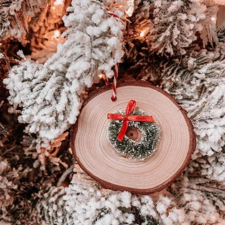DIY Wooden Wreath Plaque Christmas Ornament For Less than $2 ...